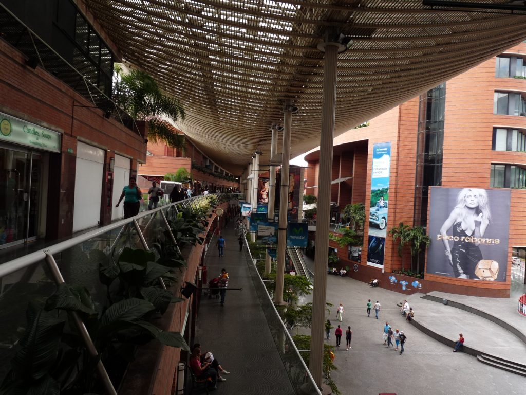 Centro Comercial San Ignacio - Ávimont